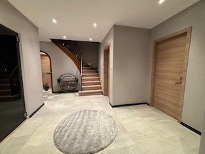 Villa, 5 quartos, fumadores, varanda | Interior