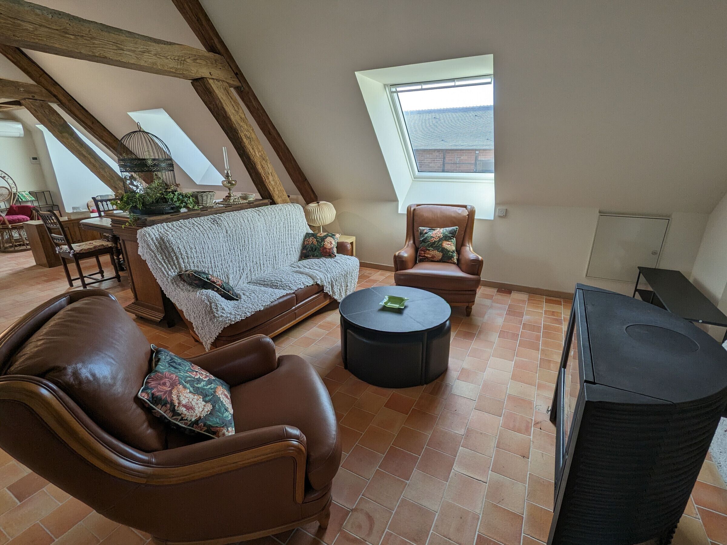 Gîte En Forêt Avec Jardin, Terrasse Et Parking Près De La Loire - Briare