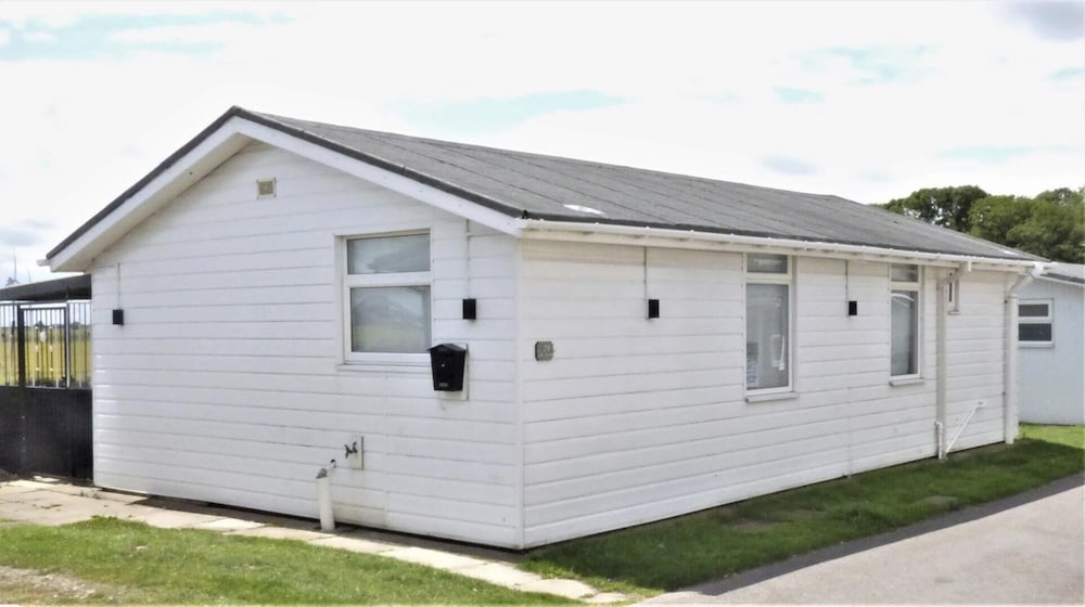 3 Bedroom Detached Holiday Chalet, Southshore Park - Yorkshire