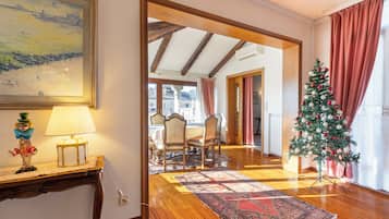 Apartamento | Área de estar | TV 35 polegadas com canais digitais