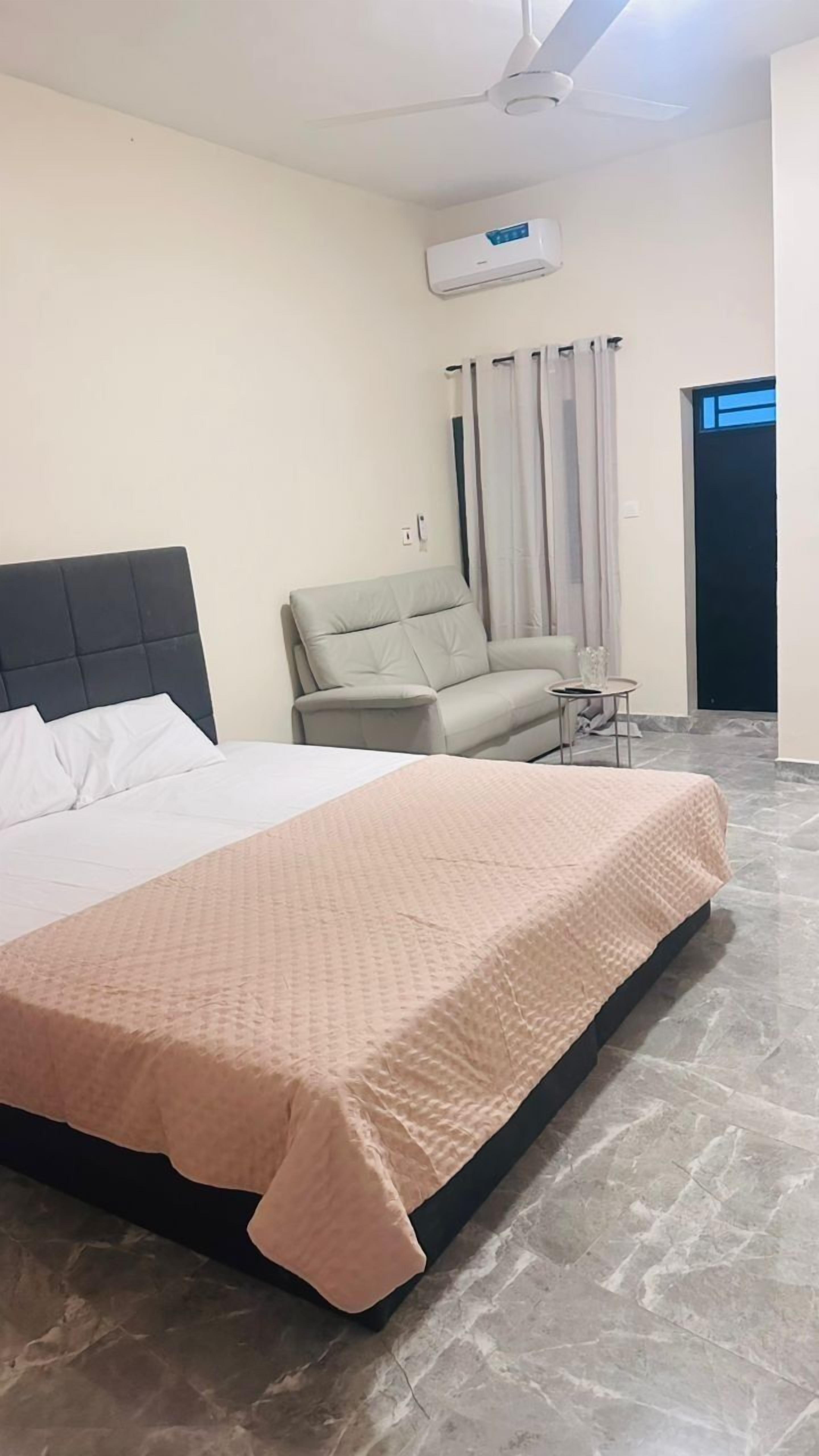 Quarto solteiro clássico, sacada | Quartos à prova de som