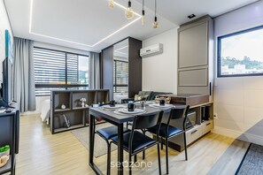 Quarto solteiro básico | Opções para refeição