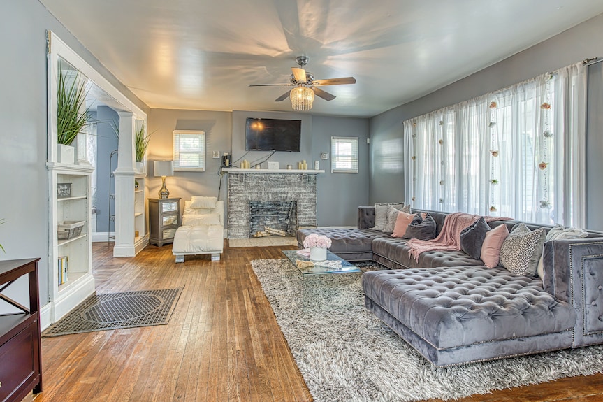 Charming 3-bedroom Retreat, Off Street Parking, And Wifi - Syracuse, NY