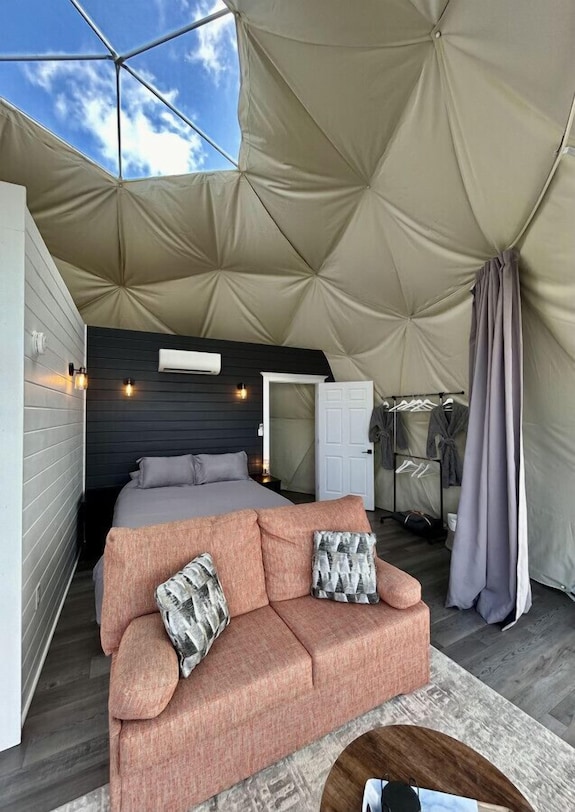 Dome 5 · Luxury Lakeside Dome Experience Private Hot Tub - 노바스코샤