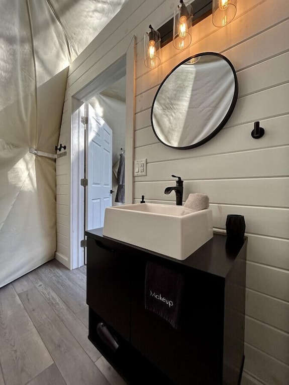 Dome 6 · Lakeside Luxury Dome Experience Private Hot Tub - Nova Scotia