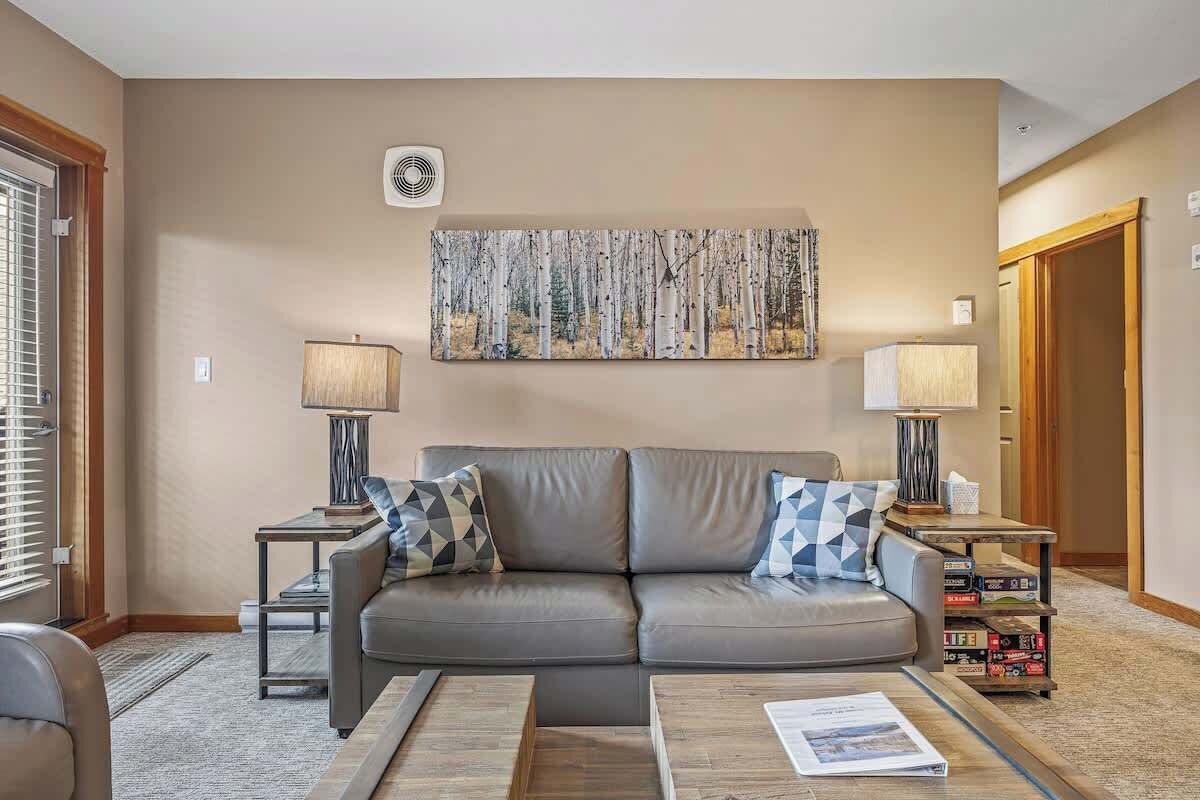 Iconic Mountain Views 2br/2bth/pool/hottub/bbq - Canmore