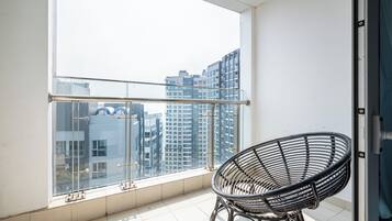 Apartamento de Luxo, 3 quartos, varanda, Vista para a cidade | Roupa hipoalergénica, camas de colchão viscoelástico