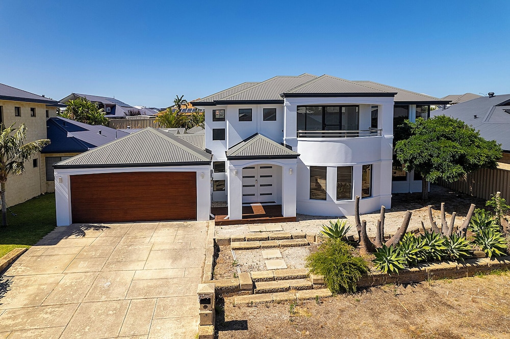 Seacrest Luxurious Holiday Home - Bunbury