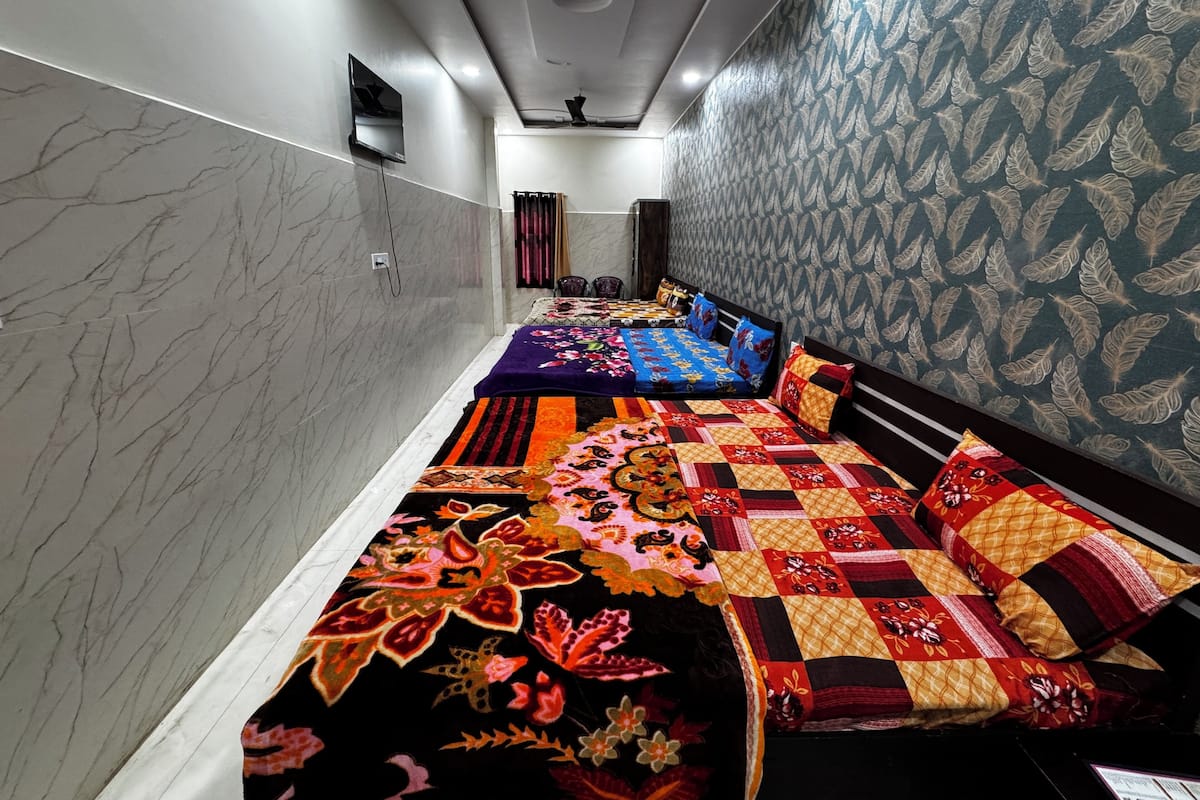 Quarto Duplo Familiar | Roupa hipoalergénica, secretária