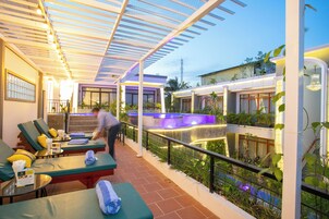 2 piscinas exteriores
