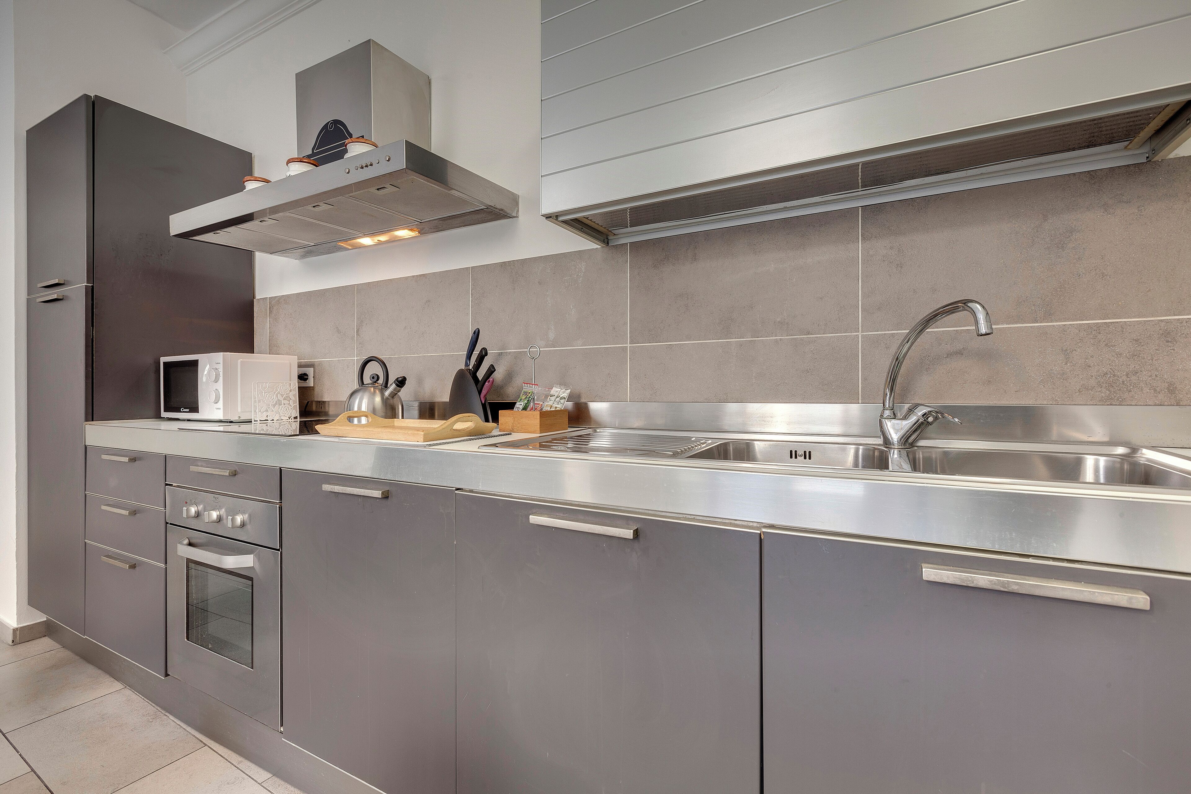Apartamento, sacada | Cozinha privada | Chaleira elétrica