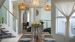 Villa, 3 quartos, fumadores, varanda | Sala de jantar