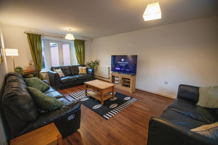 Plough House - Andover - Sleeps 10 - Andover, KS