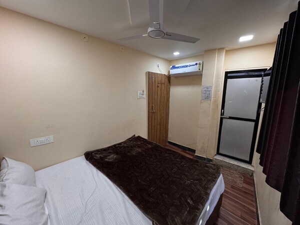 Hotel Shree Parwati Palace - Ujjain