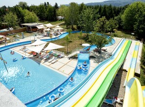 Apartamento (Three Bedroom Apartment) | Piscina externa