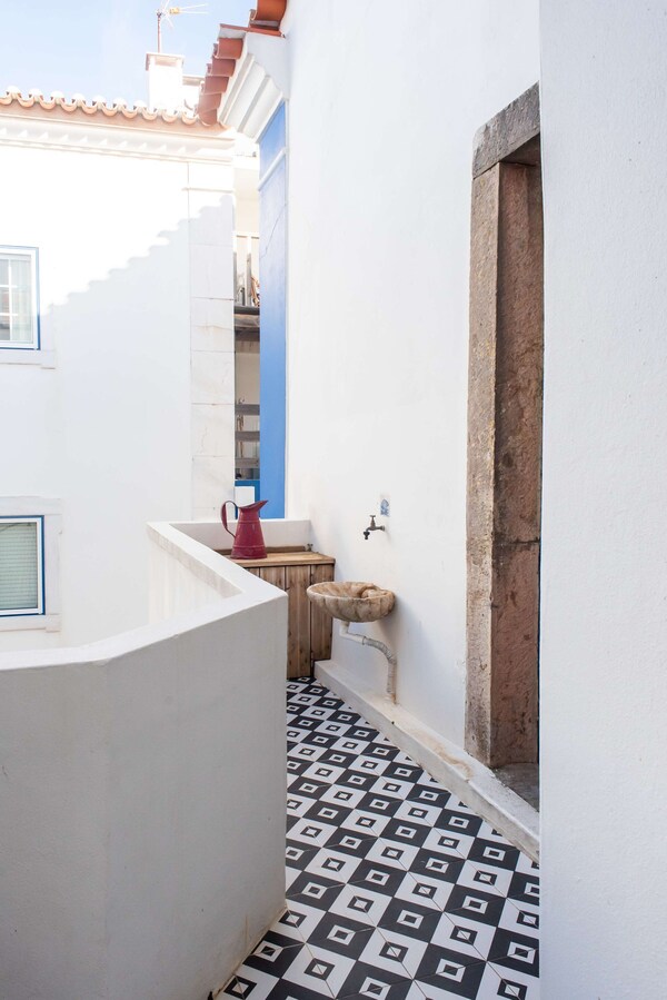 Central Ericeira Apartment With Lift - Ericeira