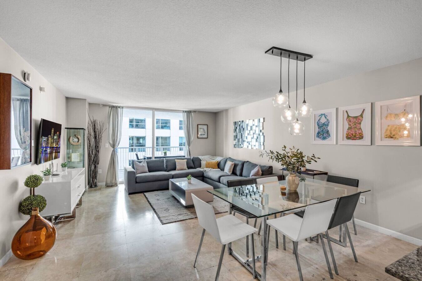 Waterfront & City Lights  1-br W/ Free Parking - Miami, FL