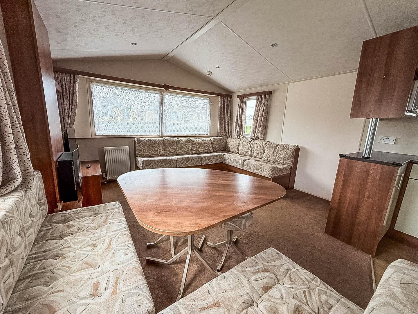 Cosy 6 Berth Caravan At California Cliffs Holiday Park Ref 50032j - Winterton-on-Sea