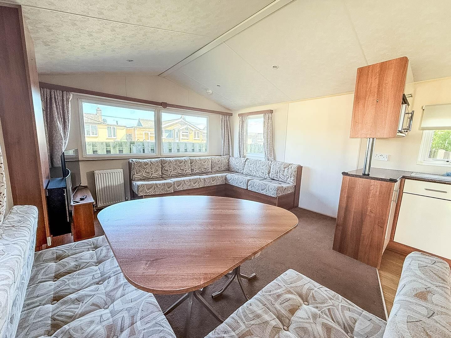 Cosy 6 Berth Caravan At California Cliffs Holiday Park Ref 50032j - Caister-on-Sea