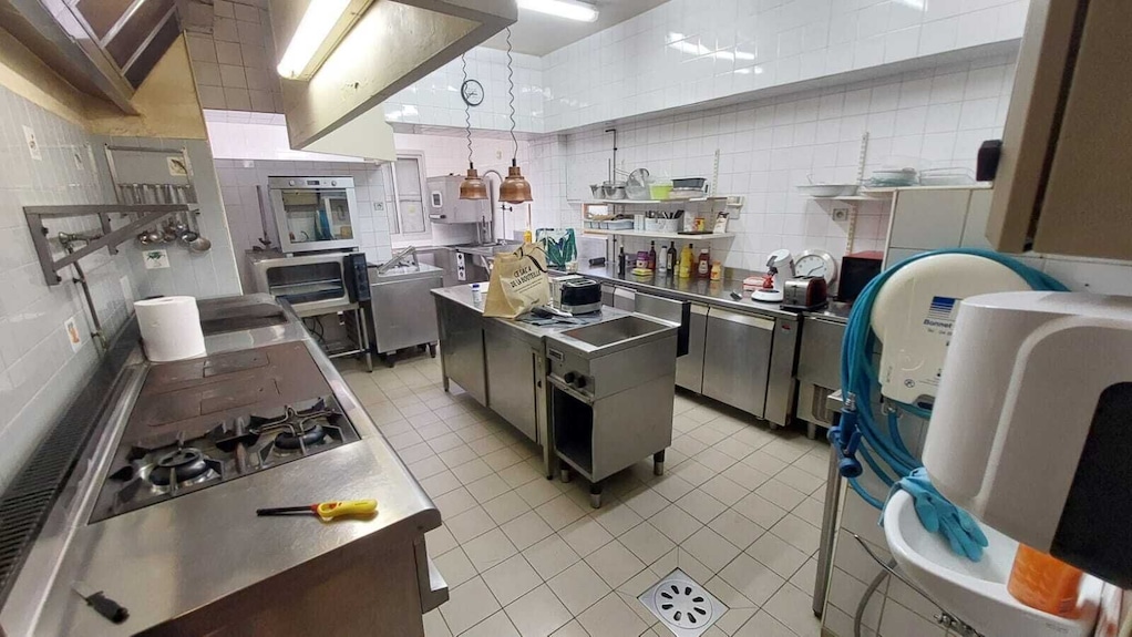 Une Auberge Rien Que Pour Vous !\Ngrand Espaces Communs \Naux Pieds Des Montagnes - Ariège