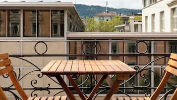 Apartamento executivo, 2 quartos | Terraço/pátio