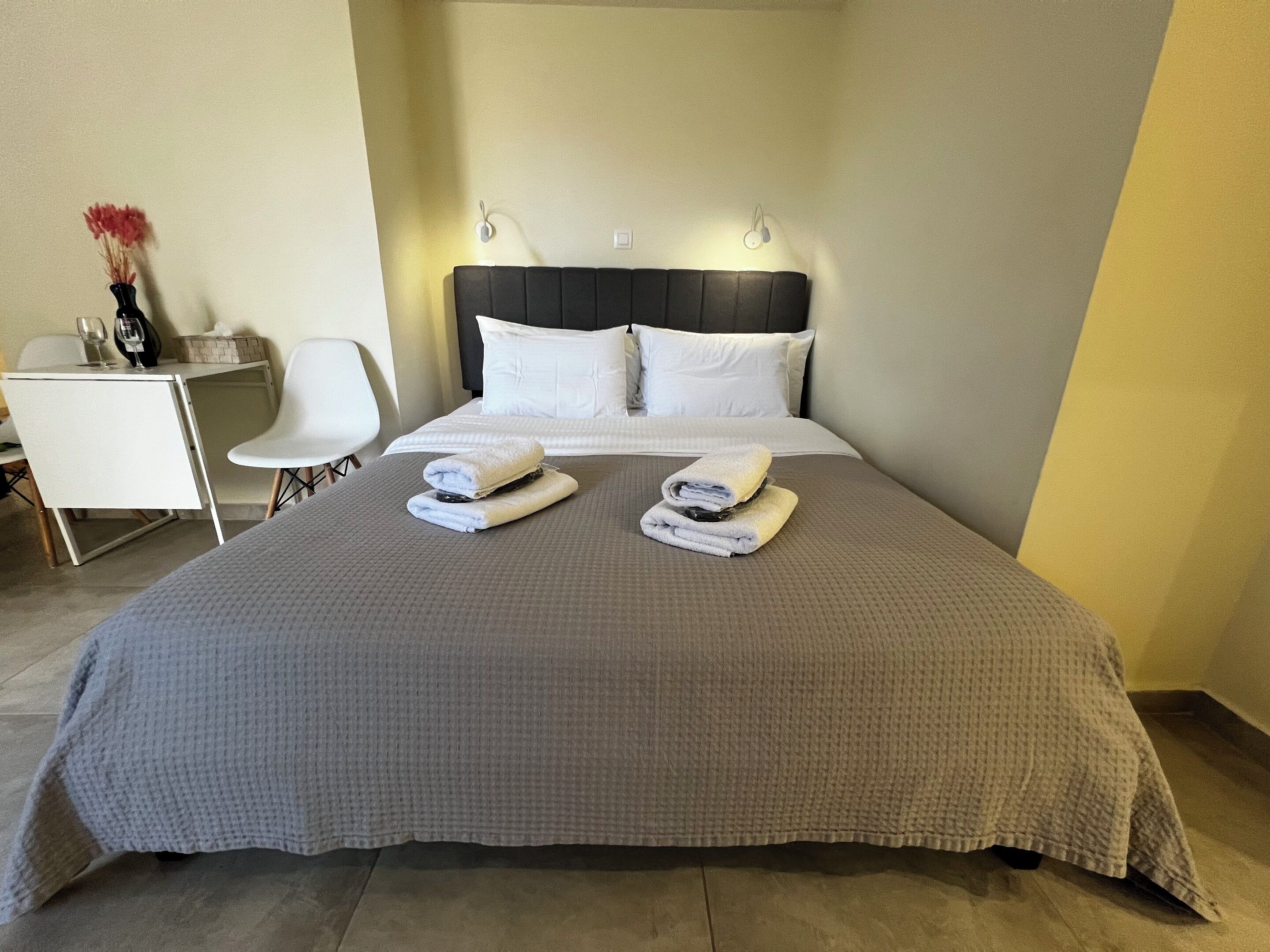 Apartamento, vista para a cidade | 1 quarto, cofres nos quartos, quartos à prova de som