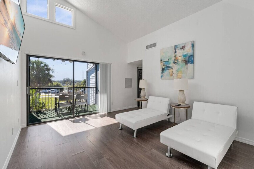 Cozy Apt W/ Pool, Hot Tub, Golf, Near Downtown! - Orlando, FL