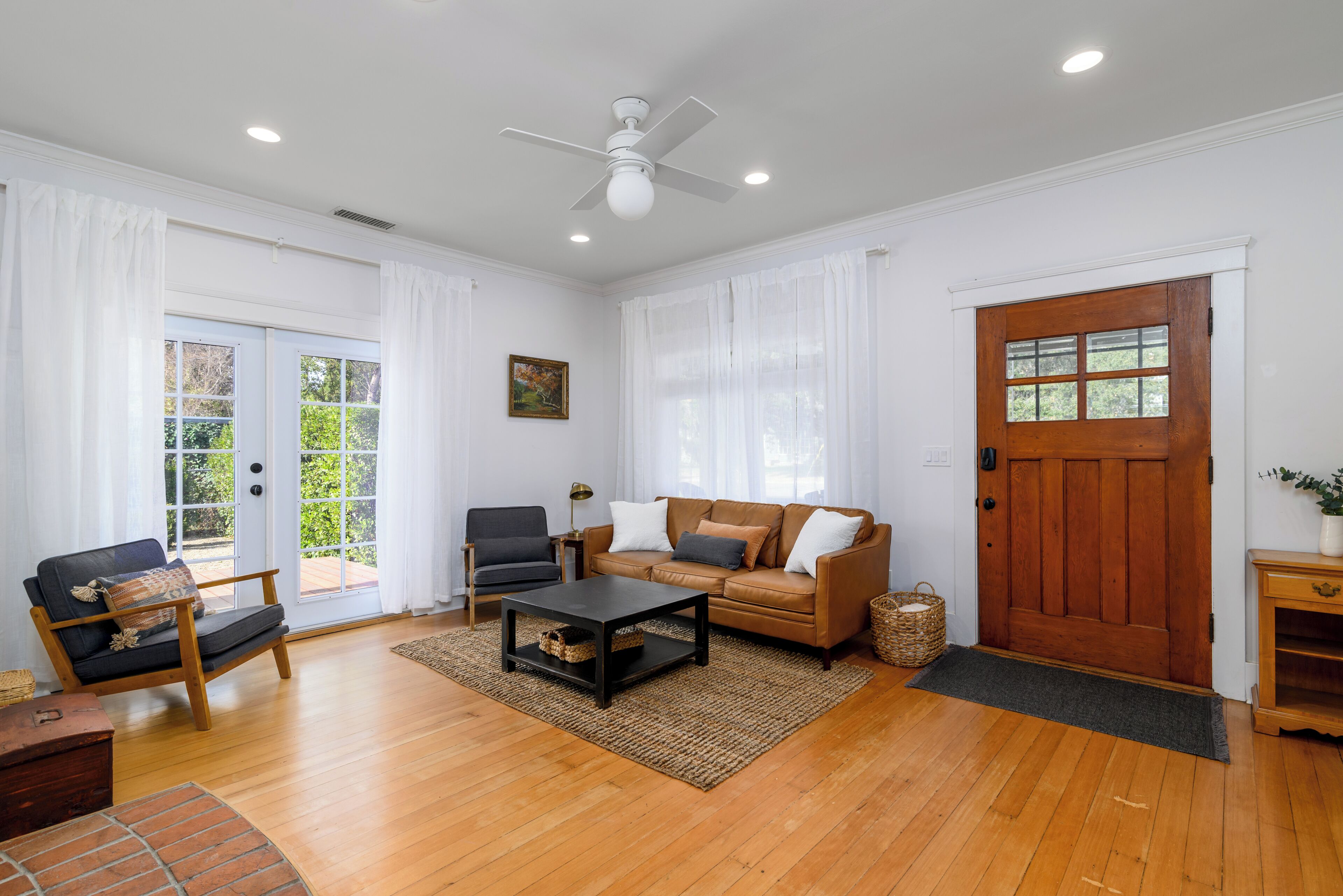 Charming 2-bedroom Bungalow In Santa Paula With Wifi, Ac - Camarillo, CA