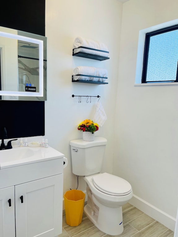 Colorful Family Suite In Nobhill - Albuquerque, NM