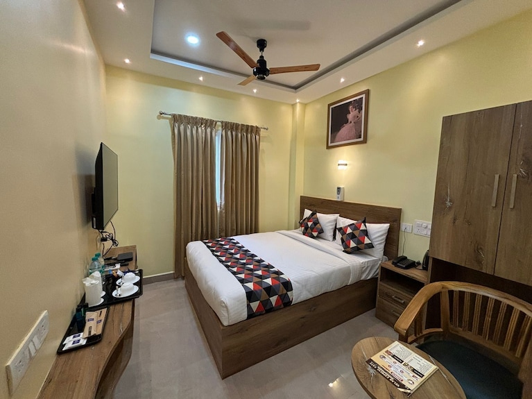 Forest Transit Hotel - Welcome To Our Luxury Hotel - Kerala