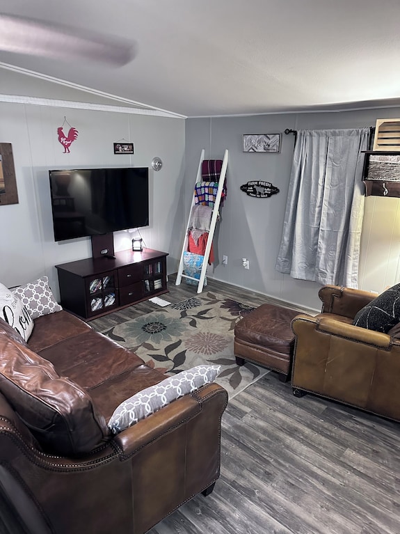 Charming Country Cottage 3-bedroom House In Leesville With Wifi And Ac - Anacoco Lake, LA