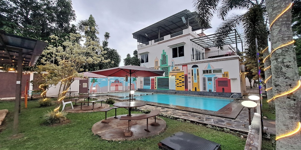 Villa Zam Zam Puncak - Cisarua