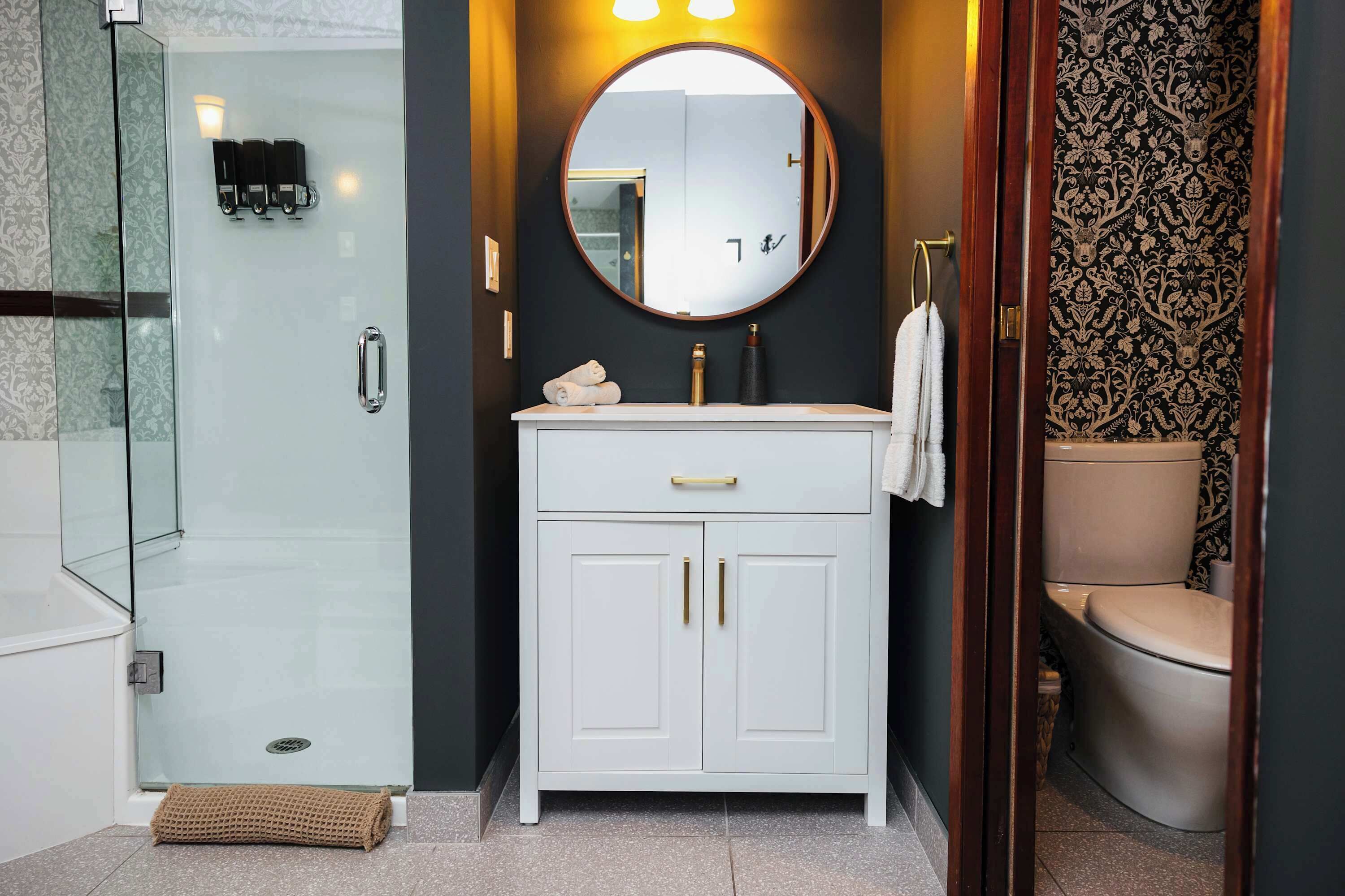 Tofino Oceanfront Hotel Suite - Tofino