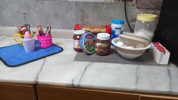 Café da manhã com buffet grátis todos os dias