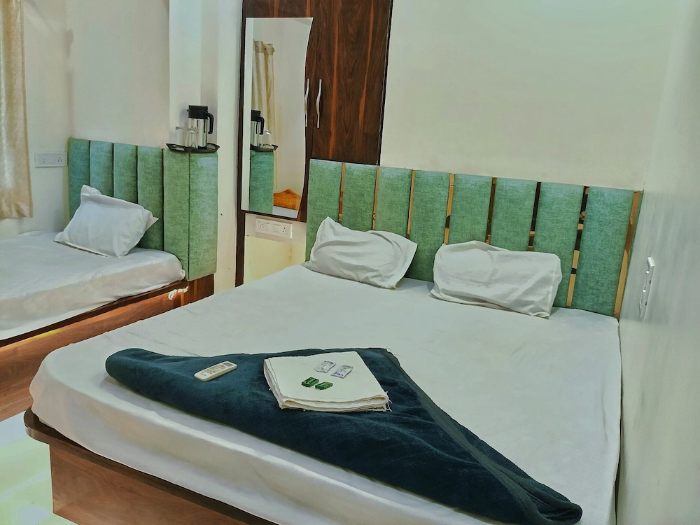 Hotel Aagman Palace - Near Mahakal Temple - Ujjain