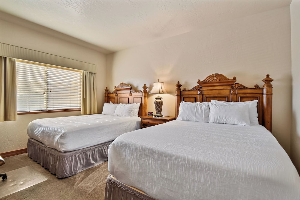 Family Getaway~Pool, Tubing, Skiing, Golf - Villa 2055 -Q - Midway | Vrbo