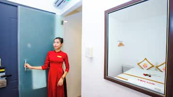 Quarto superior, 1 cama Queen | Roupas de cama premium, frigobar, escrivaninha, Wi-Fi de cortesia