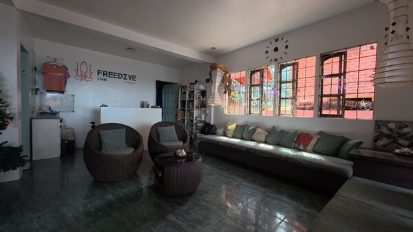 Freedive Inn - Abra de Ilog