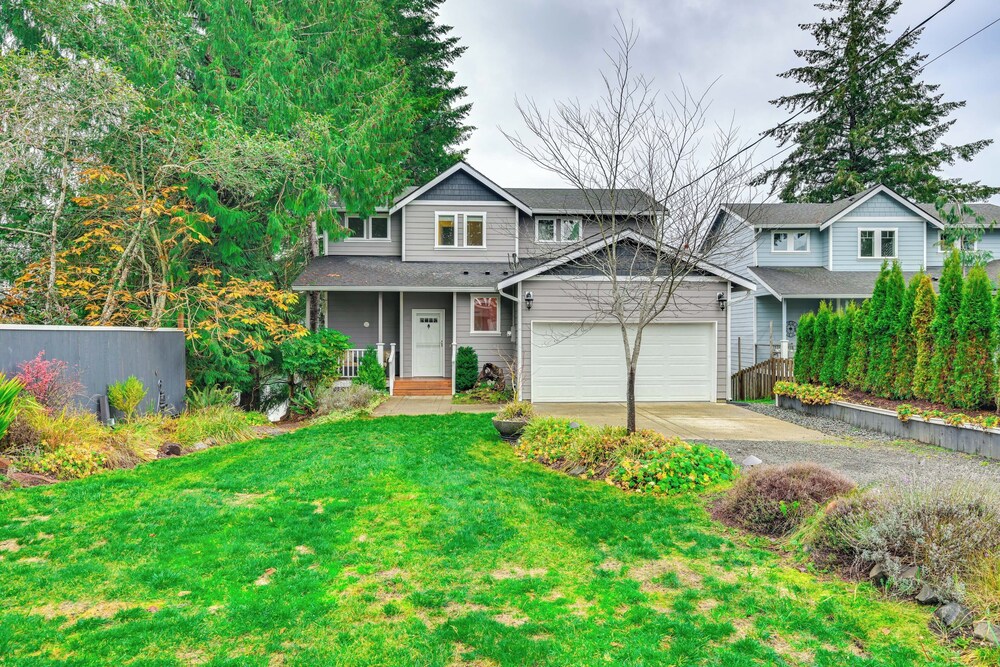 Lakefront Gem W/ Deck & Grill In Shelton - Shelton, WA