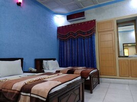 Quarto Duplo Deluxe | Quartos insonorizados, ferro/tábua de engomar, Wi-fi grátis 