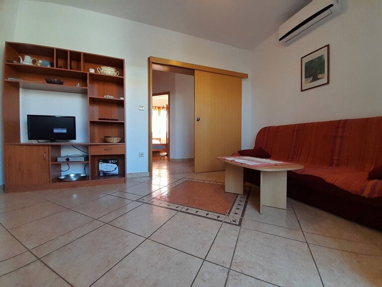 Apartment Tihana With Air Conditioning & Garden / Charming Apartment Tihana With Washing Machine - Krk