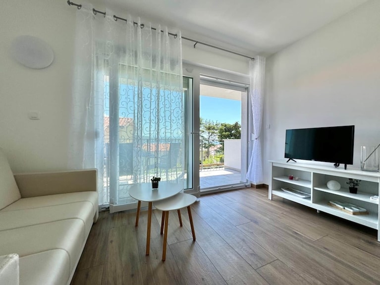 Apartment Goldie °2 In Stadt Krk, Zentrumsnah Mit Meerblick, Klima Und Wlan - Krk