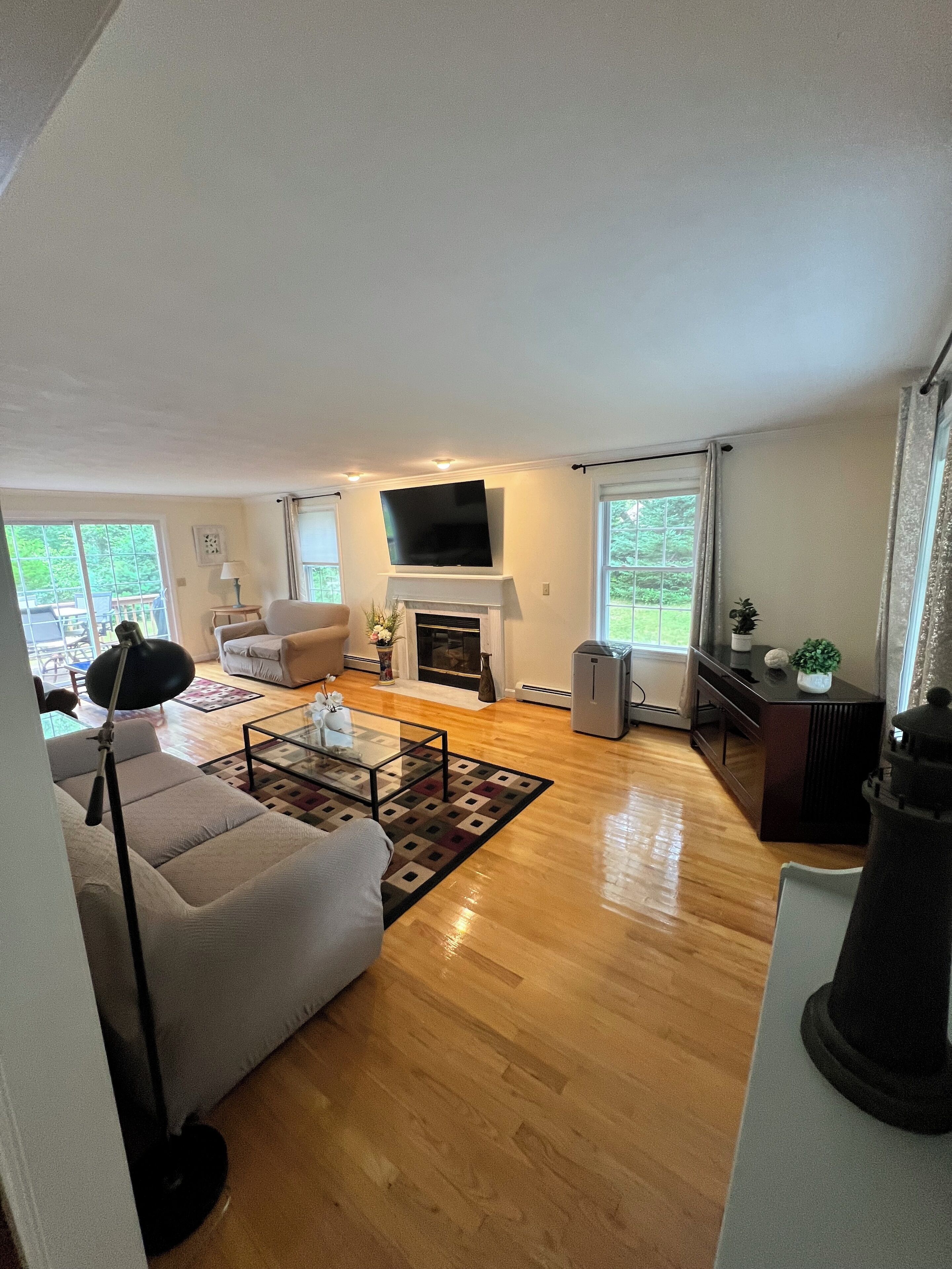 3 Bed / 3 Bath Summer & Sept-may Rental - Charlestown, RI