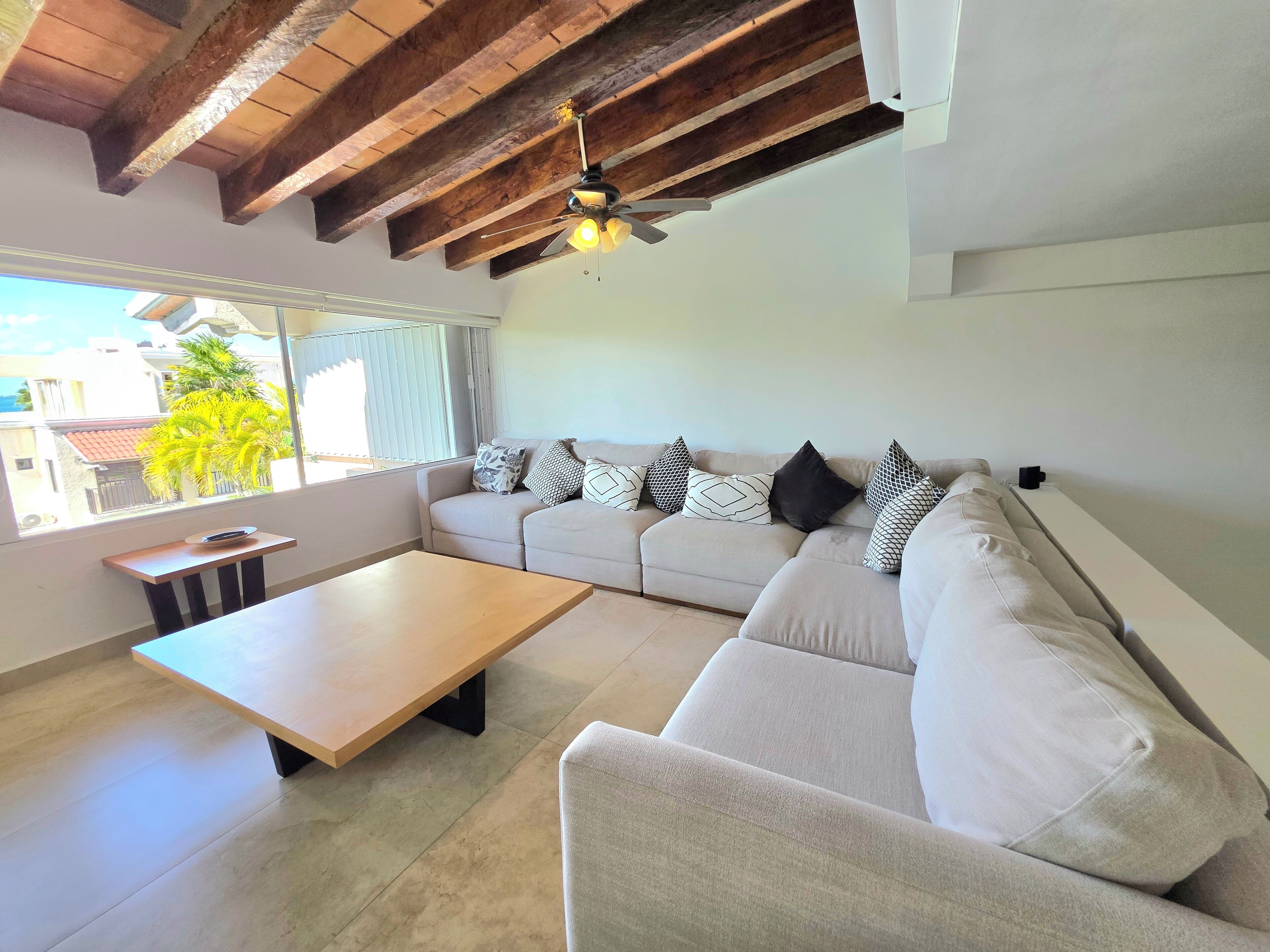 Spacious Villa W/ Workspace, Pool & Fast Wi-fi\n\n - Cancún