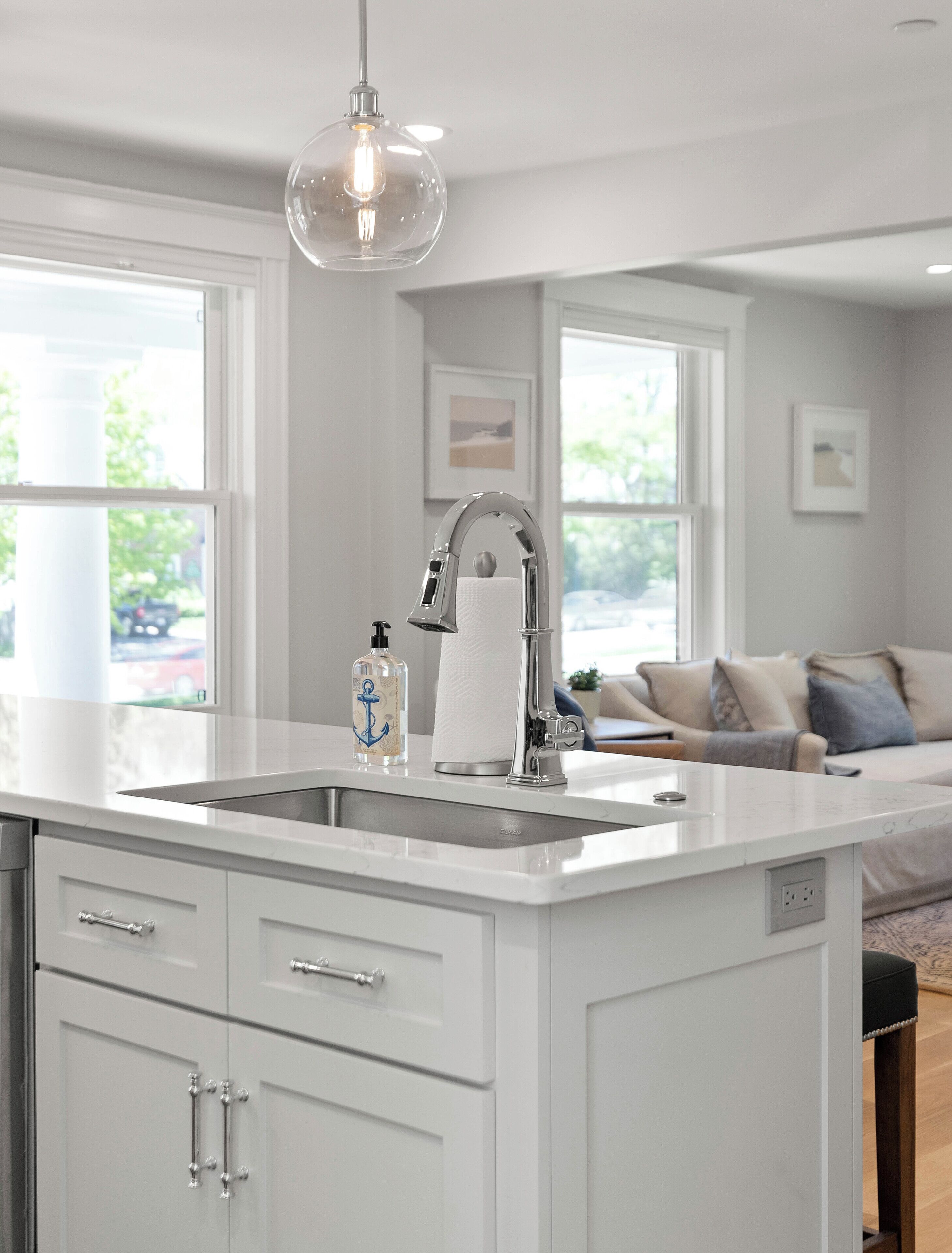 2 Bed, 1.5 Bath Stunning Apartment, Central Andover Location - Andover, MA