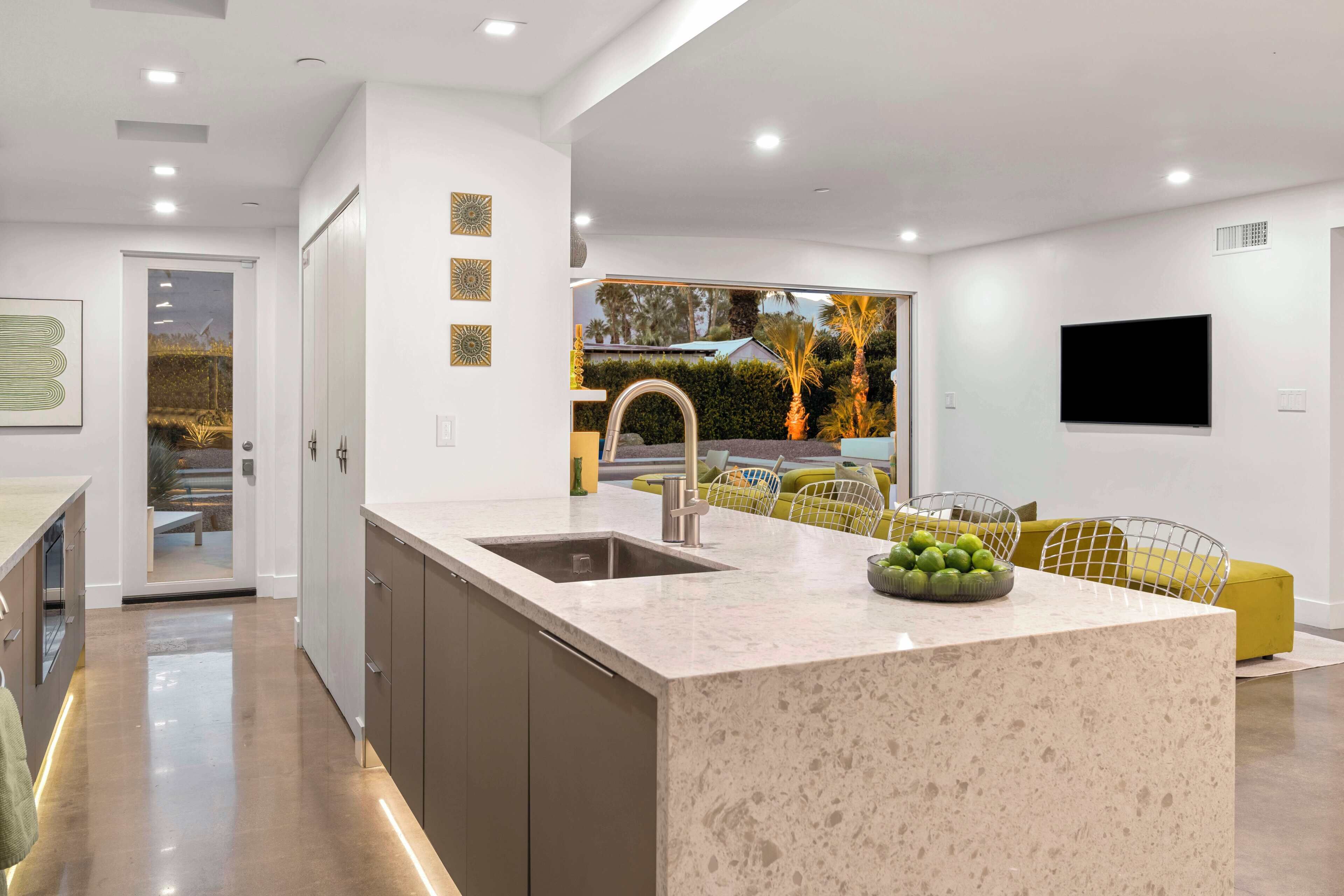 New! Luxury Estate With Resort Style Pool And Mountain Views - Cathedral City, CA