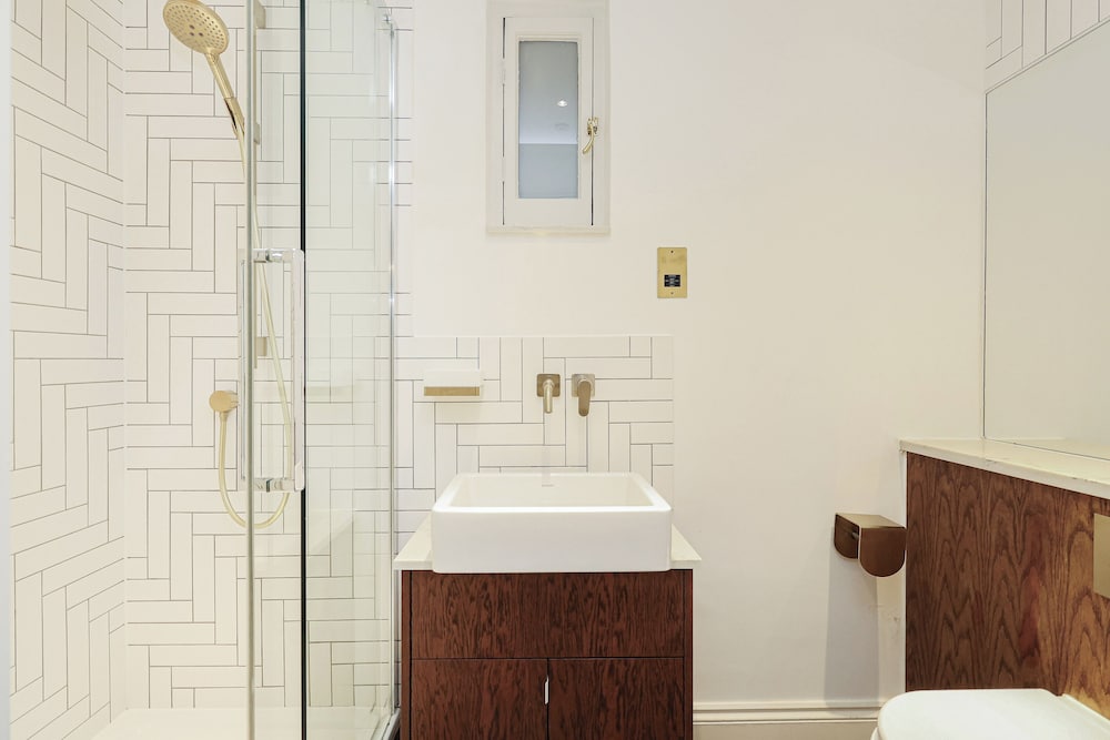 Kensington Gardens Apartments - London, UK