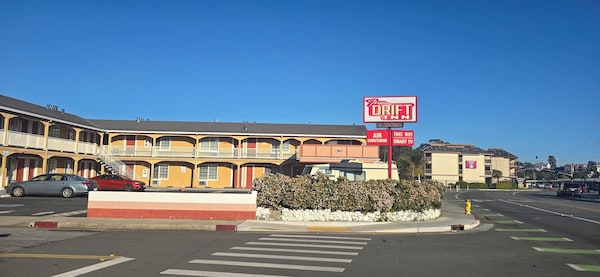Drift Inn - Santa Cruz, CA