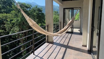 Cabana luxo, vista para a montanha | Sacada