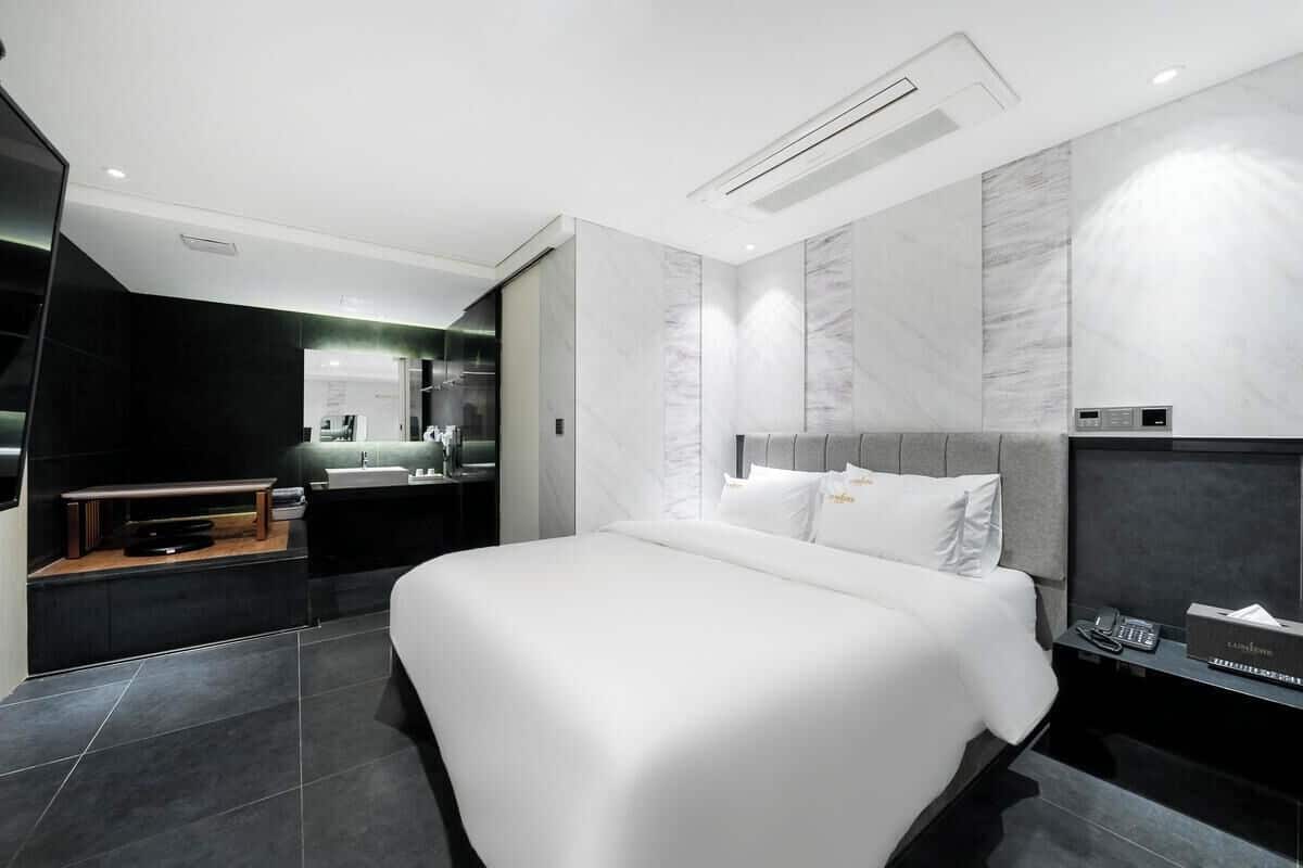 Superior King | Secretária, Wi-fi grátis, acesso para cadeira de rodas